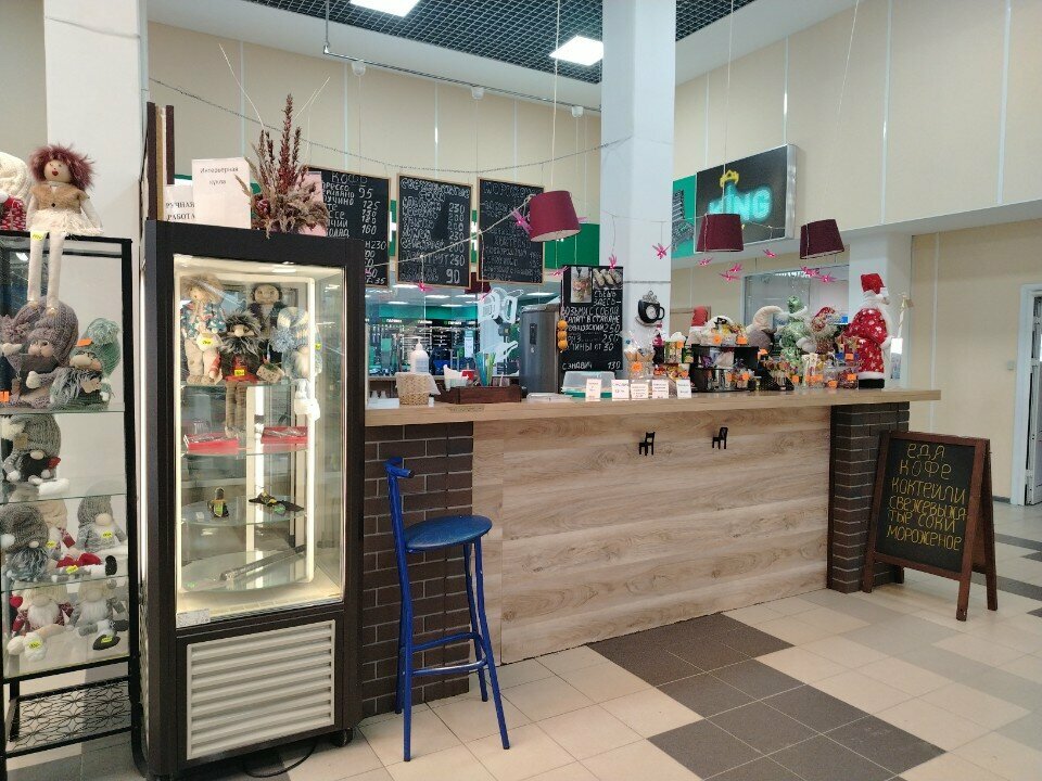 Kahve dükkanları Le Cafe, Kingisepp, foto
