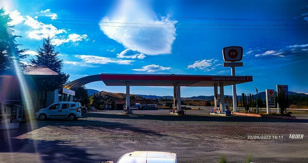 Benzin istasyonu Türkiye Petrolleri, Yıldızeli, foto