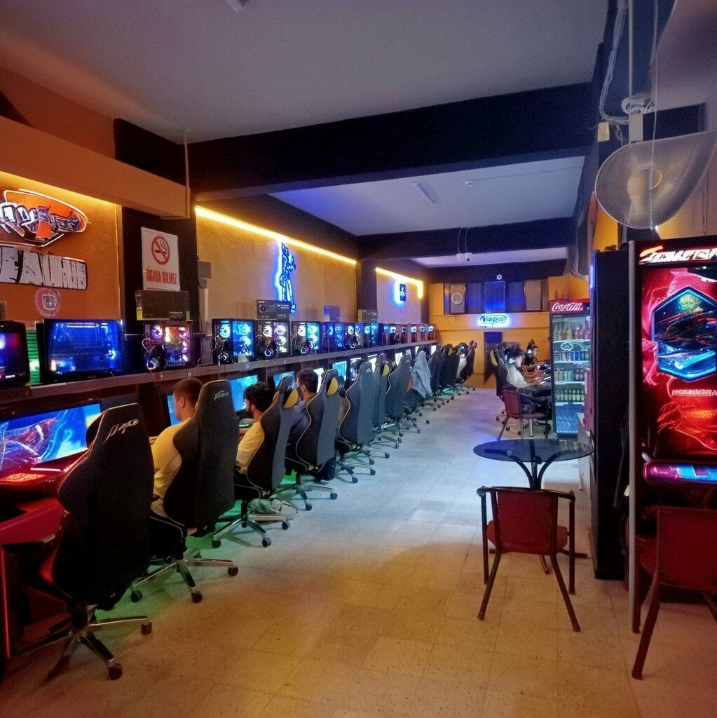 i̇nternet portalları Computer Internet Cafe, Efeler, foto