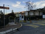 Ata 2 Konutları B Kapısı (İstanbul, Üsküdar, Bahçelievler Mah., Erguvan Cad.), geçiş noktaları, güvenlik kontrol alanı  İstanbul'dan