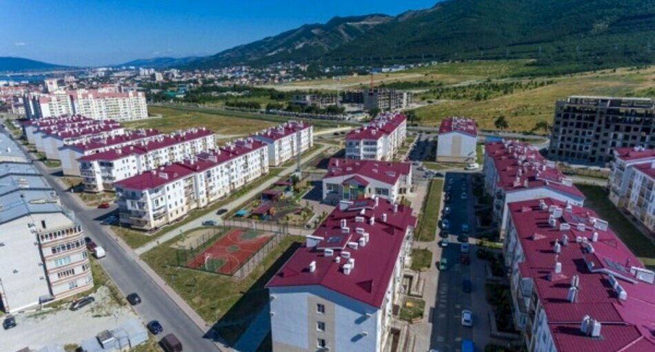 Konut blokları ZhK Stolichny kvartal, Gelencik, foto