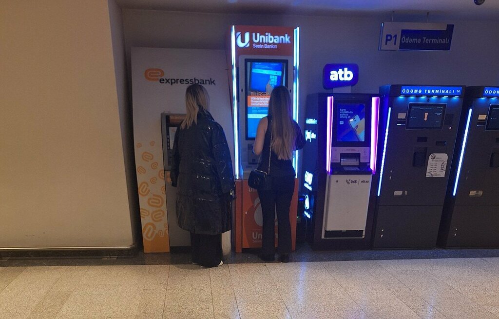 ATM'ler Atb, Bakü, foto
