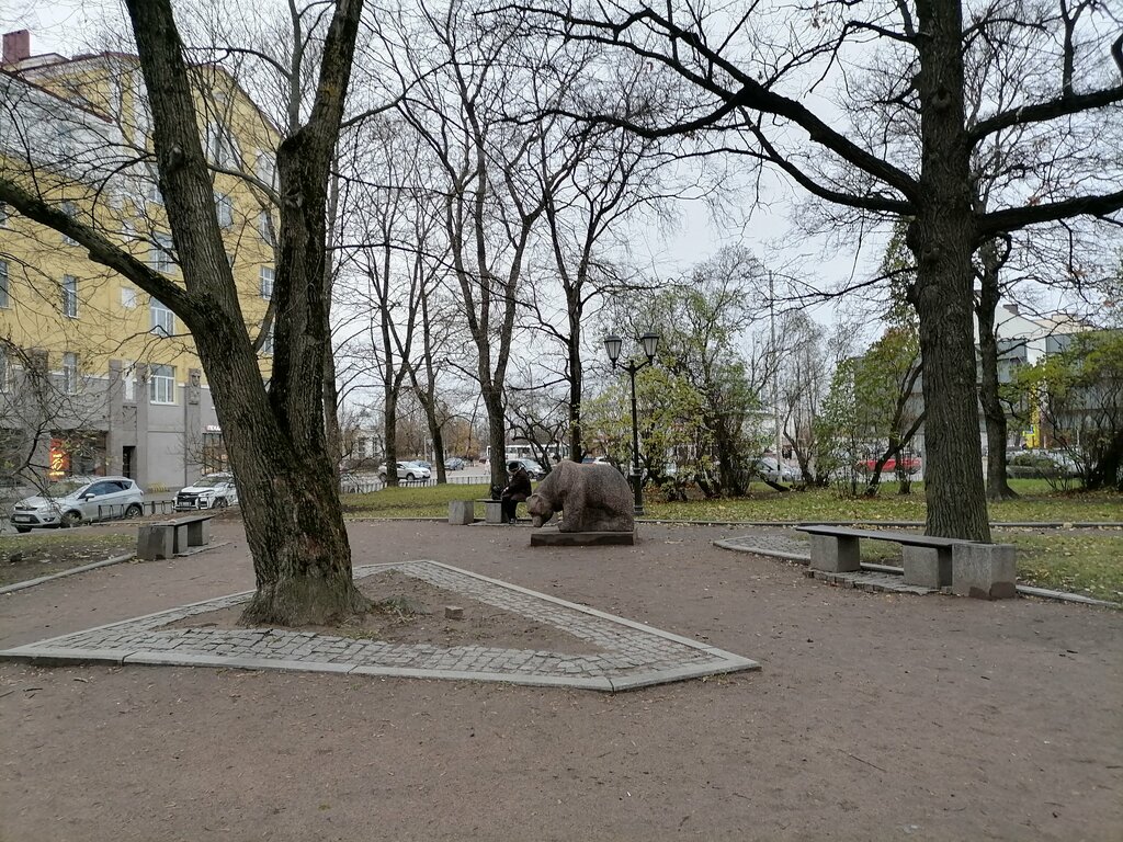 Park, sokak heykeli Bear Sculpture, Vyborg, foto