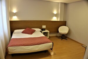 Hotel Picos de Europa (Santander, Plaza Numancia), otel  Santander'den