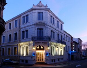 Hotel La Residence (Occitanie, Aude, Arrondissement de Narbonne, Narbonne, Rue du 1er Mai), otel  Narbonne'den