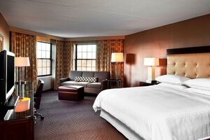Sheraton Parsippany Hotel (Pennsylvania, Allegheny County, Pittsburgh Light Rail, Smith Road), otel  New Jersey Eyaleti'nden
