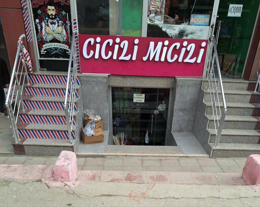 Ucuzluk mağazası Cicili Micili, Bakü, foto
