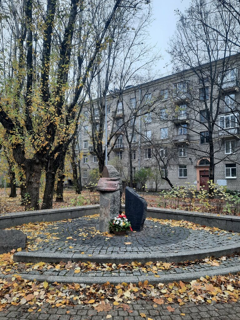 Anıt, heykel Поэтесса О.Ф. Берггольц, Saint‑Petersburg, foto