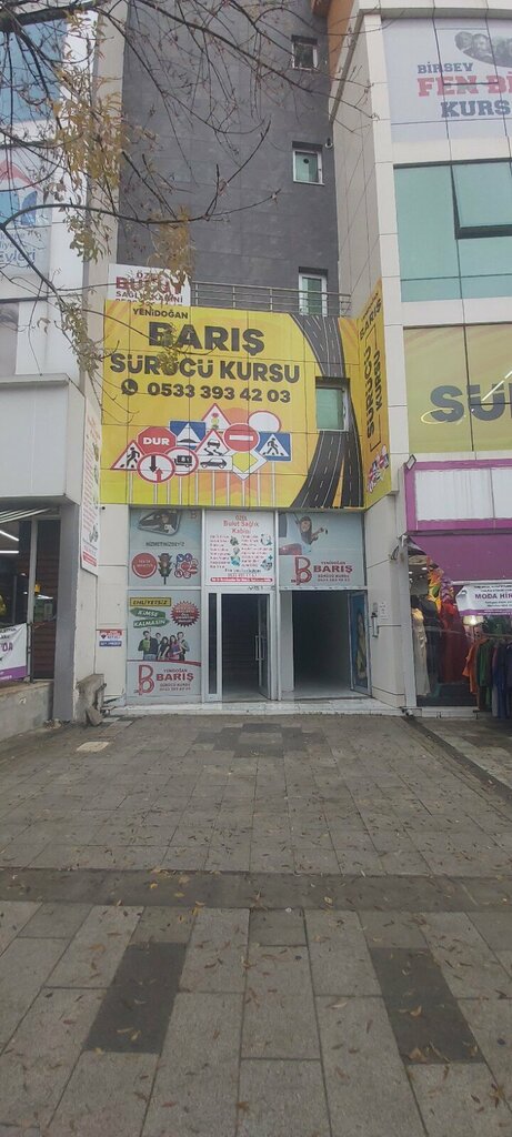 Sürücü kursları Özel Yenidoğan Barış Sürücü Kursu, İstanbul, foto