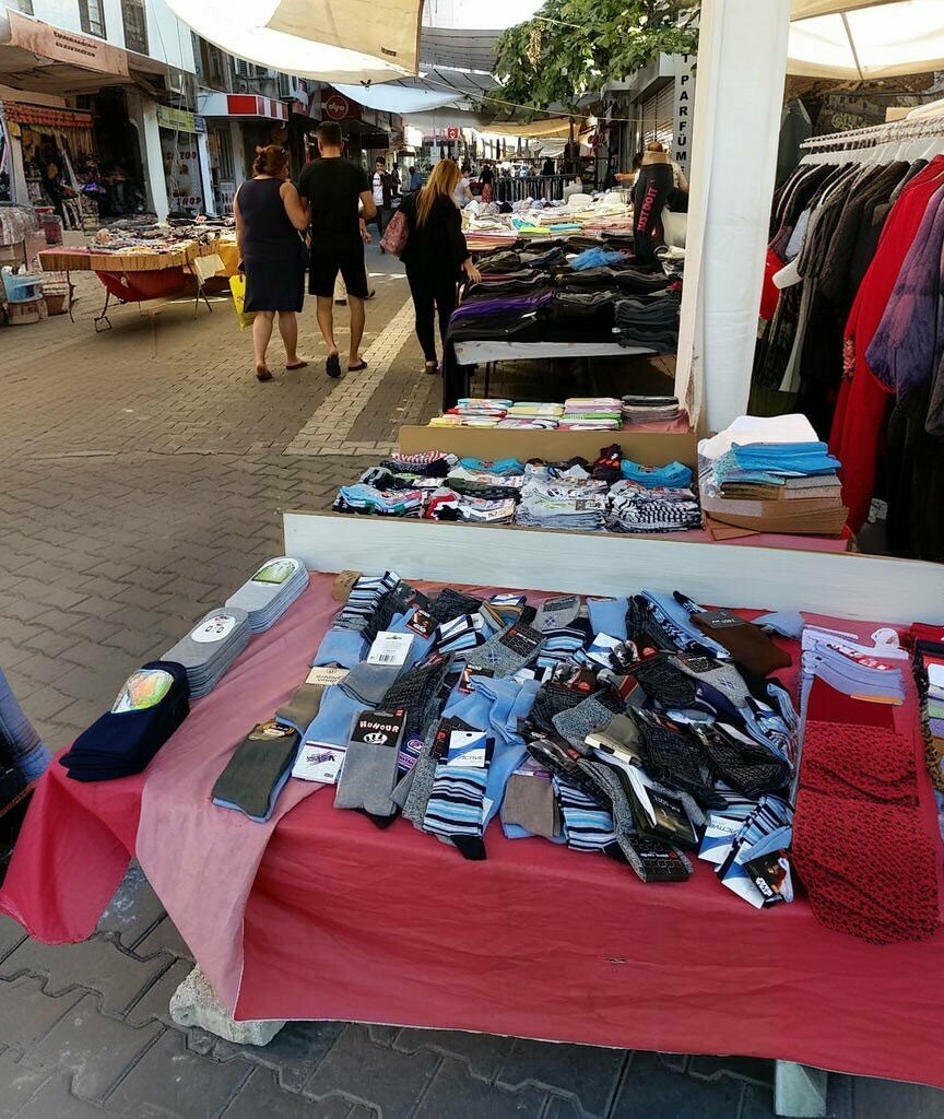 Pazarlar ve çarşılar Edremit Çarşamba Pazarı, Edremit, foto