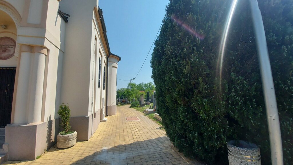 Ortodoks kiliseleri Гробљанска црква Светих апостола Петра и Павла, Novi Sad, foto