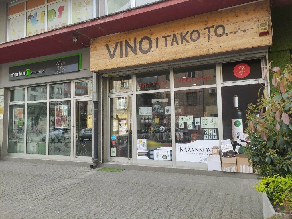 Alkollü içecekler Vino i tako to, Novi Sad, foto
