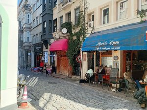 Mundo Novo Coffee & Patisserie (Şahkulu, Müeyyedzade, Serdar-ı Ekrem Cd. No:1, 34425 Beyoğlu/İstanbul), kahve dükkanları  İstanbul'dan