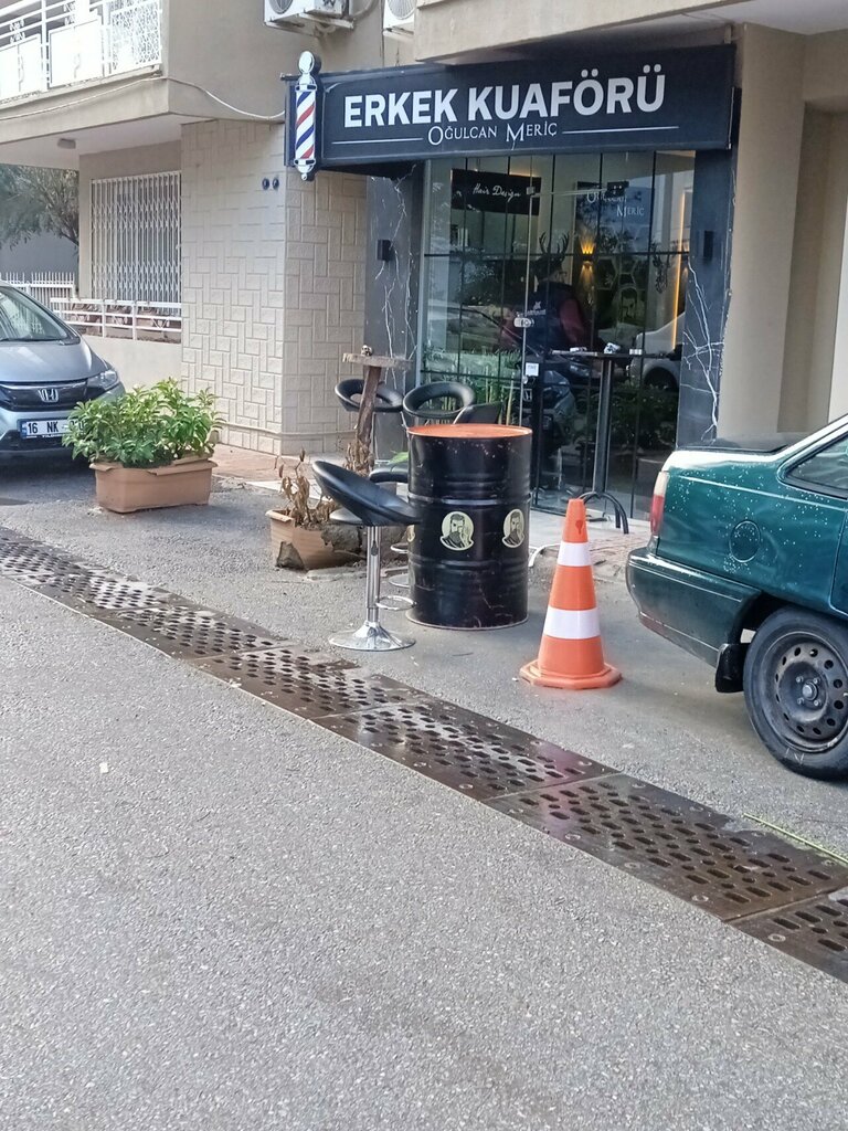 Berberler Saloon Halil, İzmir, foto