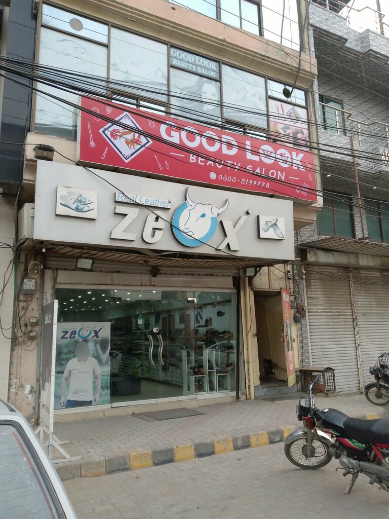 Ayakkabı mağazaları Zeox Shoes, Lahor, foto