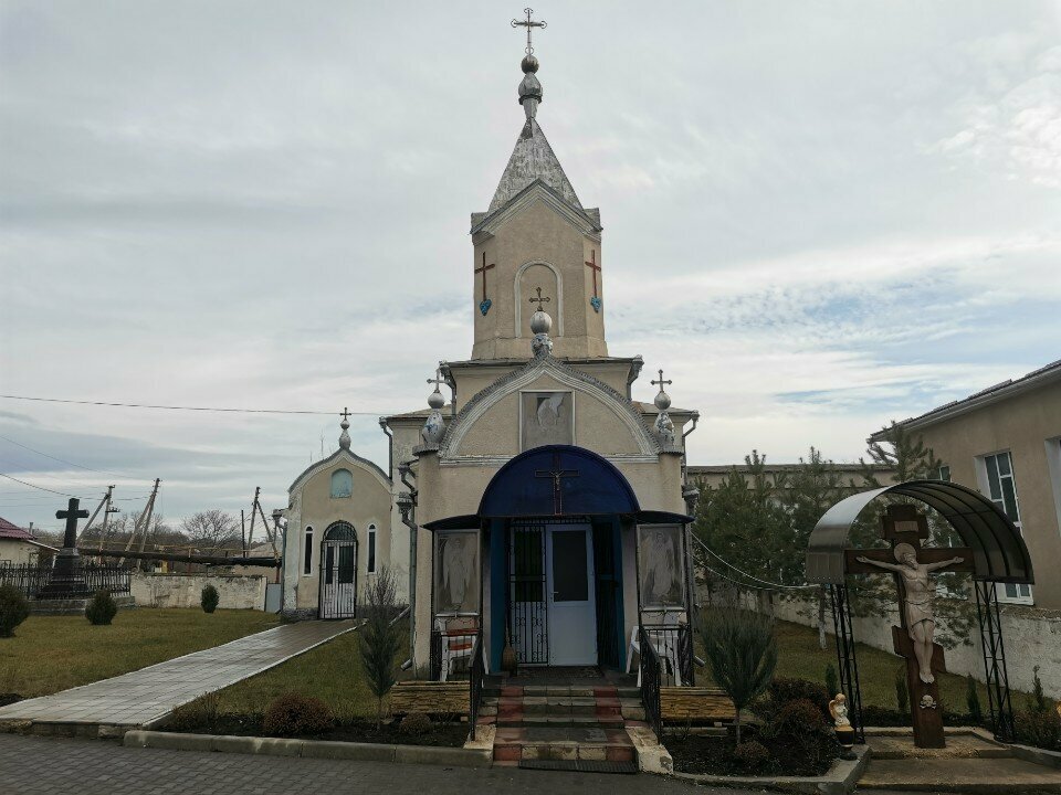 Ortodoks kiliseleri Biserica Ortodoxă Moldovenească Naşterea Maicii Domnului, Falesti Bölgesi, foto