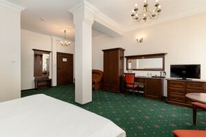 Embassy Suites by Hilton Atlanta Ne Gwinnett Sugarloaf (Warszawa, ulica Gabriela Piotra Boduena, 4), otel  Nowy Dwor Mazowiecki'den