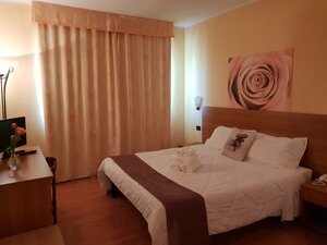 RistHotel Airport (Friuli-Venezia Giulia, Gorizia, Via III Armata, 20), otel  Friuli‑Venezia Giulia'dan