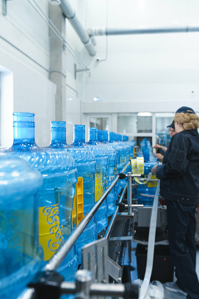 Su satışı Khvalovskiye Vody, Saint‑Petersburg ve Leningradskaya oblastı, foto