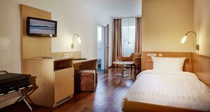 Hotel Imperial Dusseldorf (Venloer Straße No:9, Düsseldorf), otel  Düsseldorf'tan