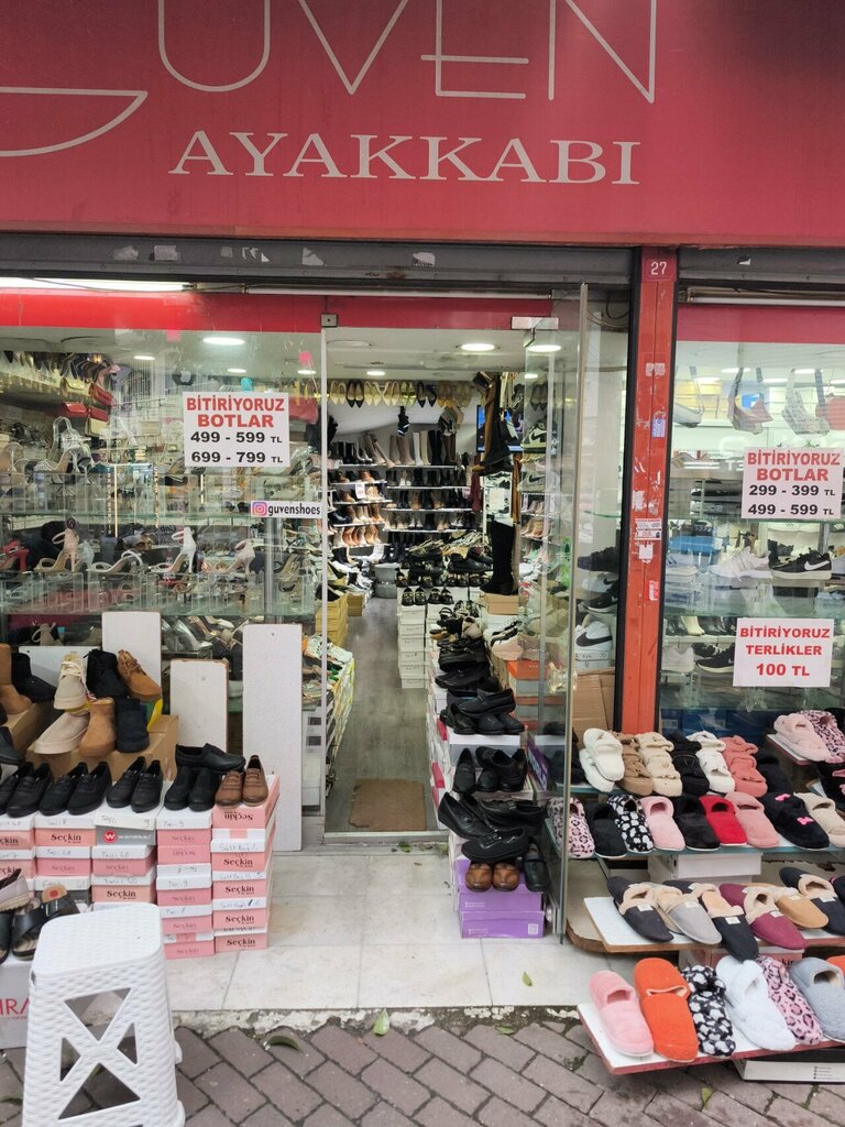 Ayakkabı mağazaları Güven Ayakkabı, İstanbul, foto