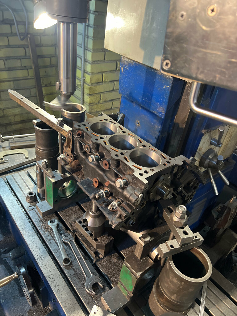 Motor tamiri Davydov motors, Saint‑Petersburg, foto