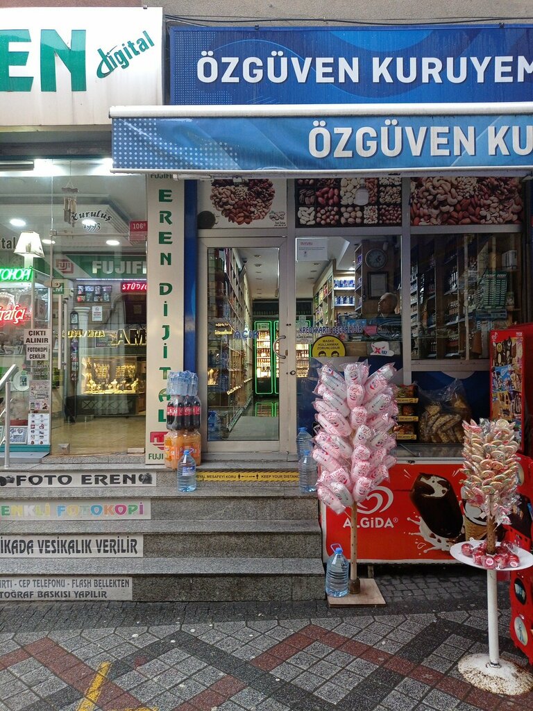 Kuruyemiş, atıştırmalık, kuru meyve Özgüven Kuruyemiş, İstanbul, foto