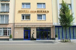 Hotel RIESENJunior by Trip Inn (Krämerstraße No:20, Hanau), otel  Hanau'dan