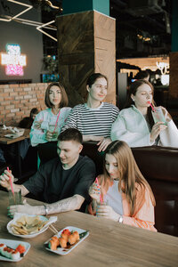 Друзья (ulitsa Karla Libknekhta No:11), bar  Omsk'tan