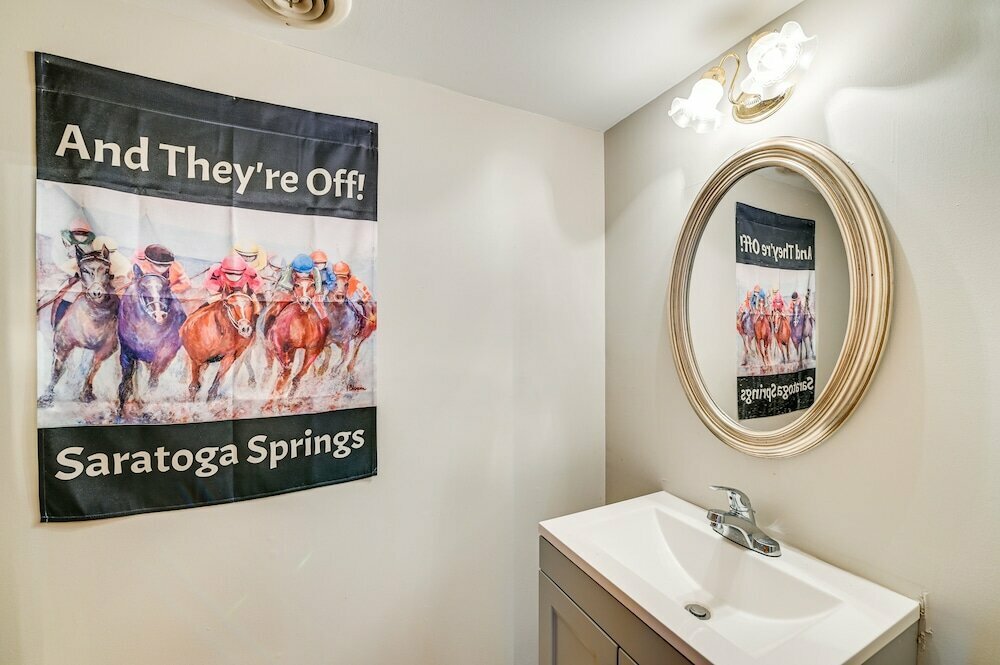 Otel Saratoga Springs Home Near Skidmore College!, Saratoga Springs, foto