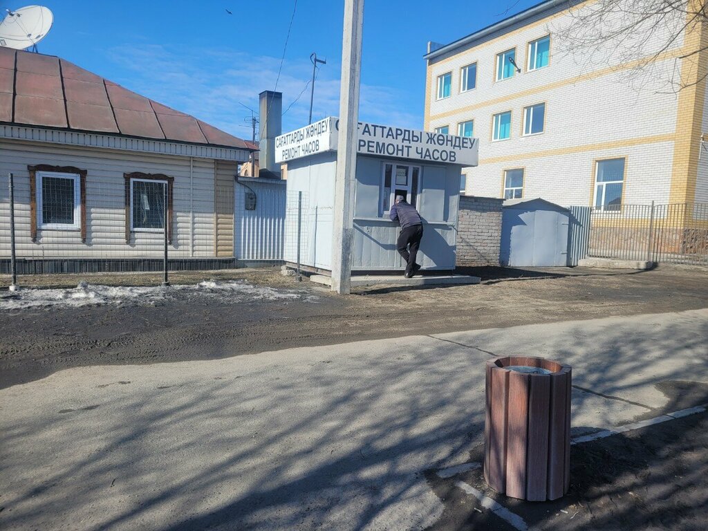 Saat tamircileri Saghatty Zhondeu, Semey, foto