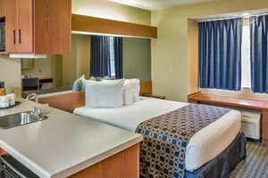 Microtel Inn & Suites by Wyndham Leesburg/Mt Dora (United States Route 441), otel  Florida Eyaleti'nden