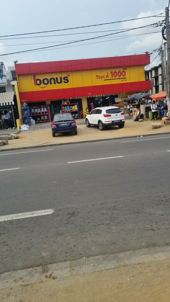 Ev eşyası mağazaları Bonus Store Everything at 1, 000 Cfa Francs, Abican, foto