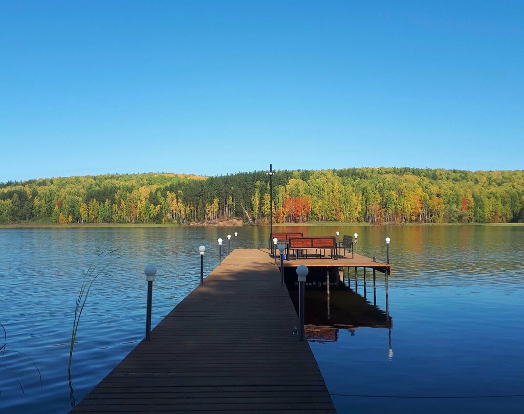 Resort oteller, tesisler Дом в лесу у реки, Permski krayı, foto