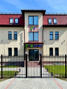 M-prime (Maksima Gorkogo Street No:4А), tıp merkezleri ve klinikler  Pskov'dan