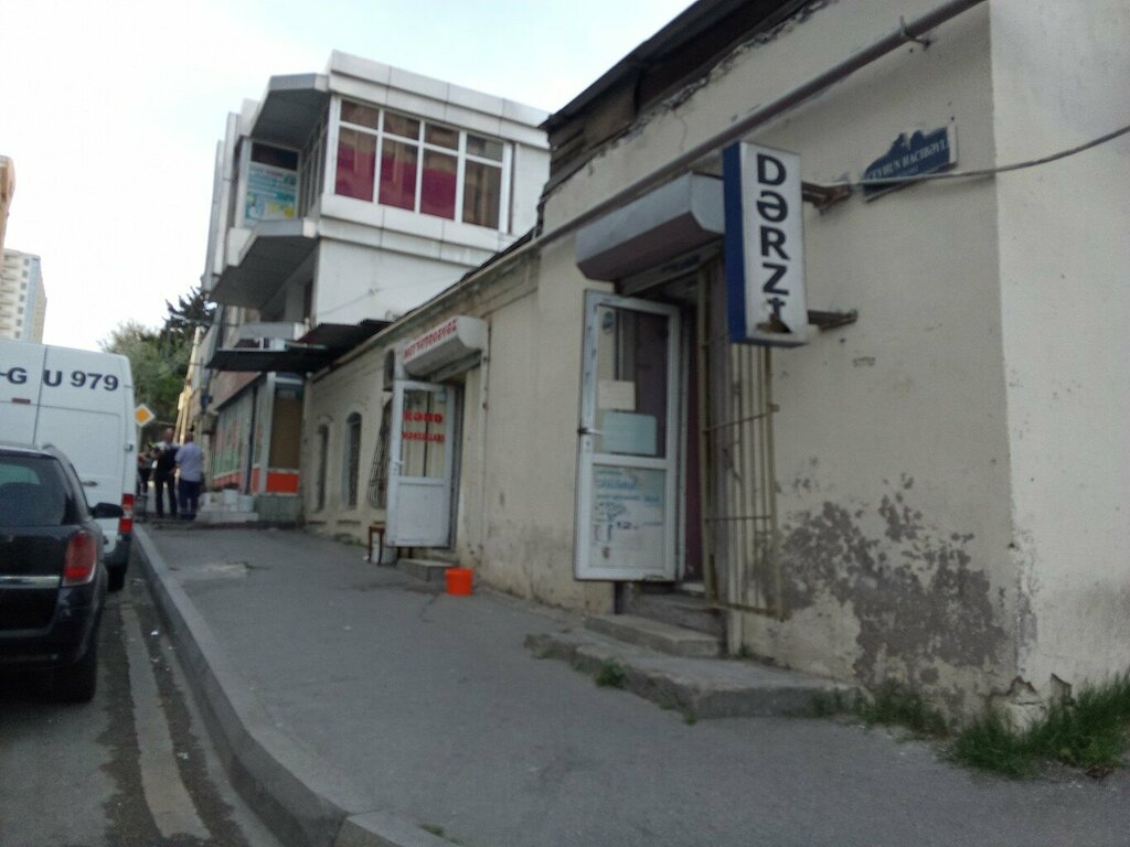 Kıyafet tamiri Dərzi, Bakü, foto