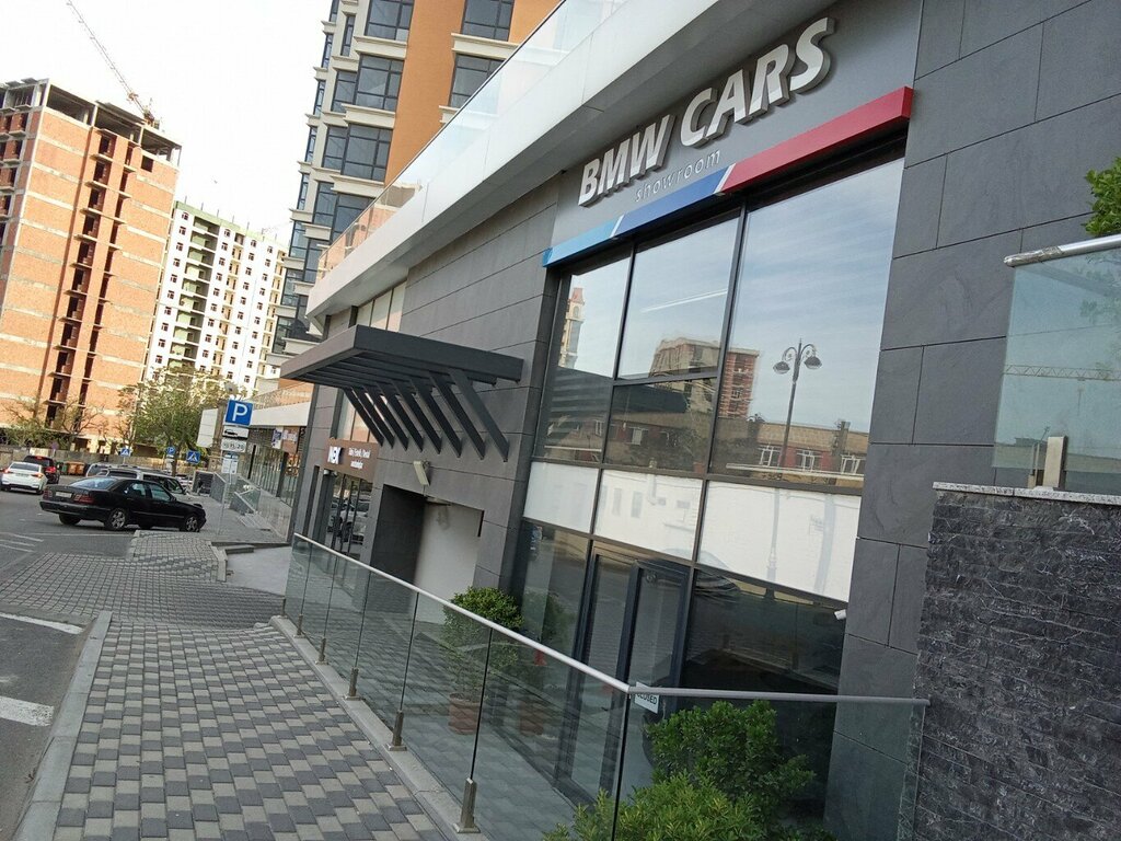 Otomobil satış galerileri BMW Cars Showroom, Bakü, foto