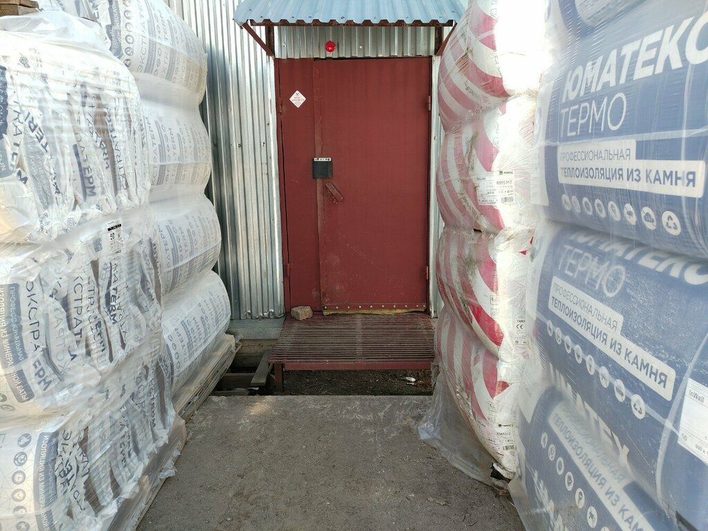 Çatı ve çatı materyalleri Салон кровли и фасада, Kirov, foto