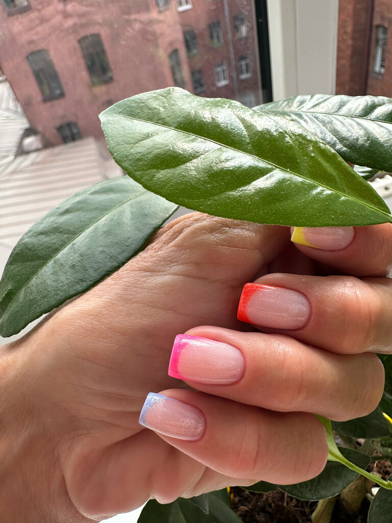 Manikür-pedikür Lemonail. SPb, Saint‑Petersburg, foto