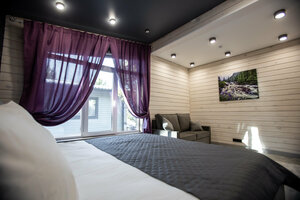 Лесная симфония (No:1, kottedzhny posyolok Lesnaya simfoniya), otel  Tümen (Tiumenskaya) oblastından