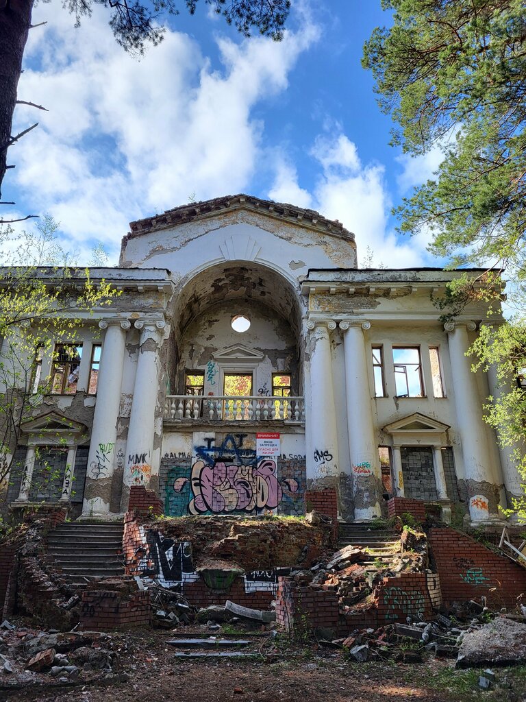 Turistik yerler Главный корпус санатория Речкуновский, Berdsk, foto