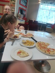 Лео (ulitsa 50 let Oktyabrya No:8А, Urban-Type Settlement of Slavyanka), pizzacılar  Primoriye'den