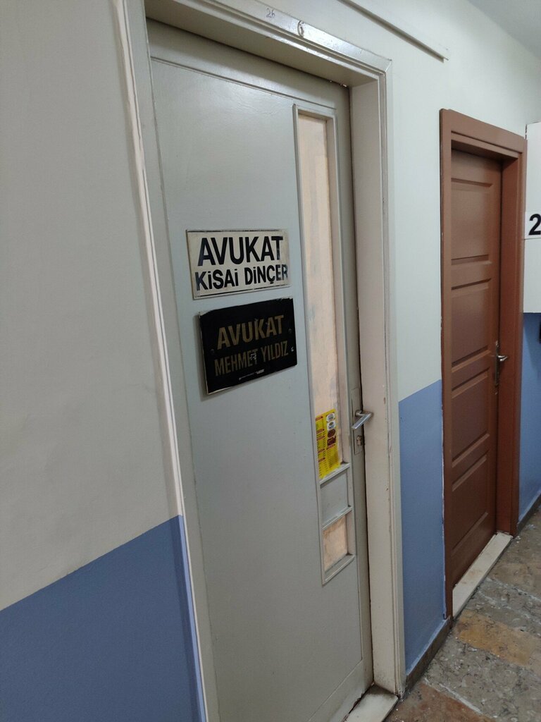 Avukatlar AV. Kisai Dinçer AV. Mehmet Yıldız, İstanbul, foto