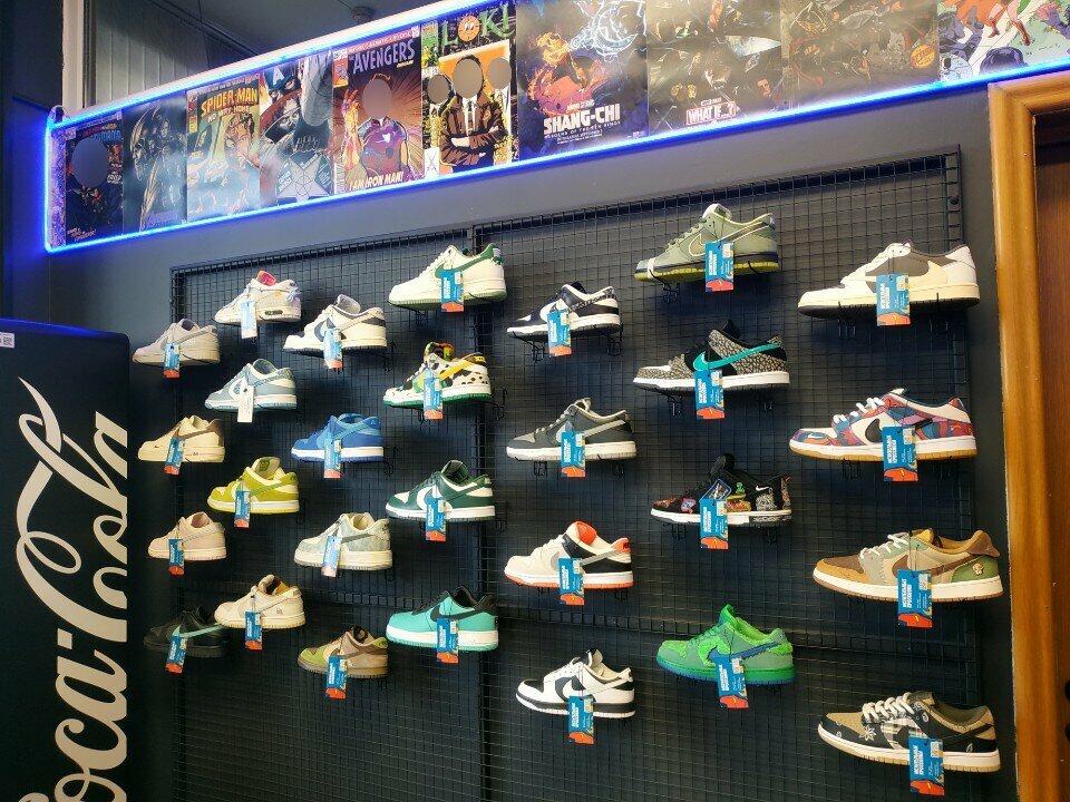 Spor giyim ve ayakkabı Мстительные кроссовки, Novokuznetsk, foto