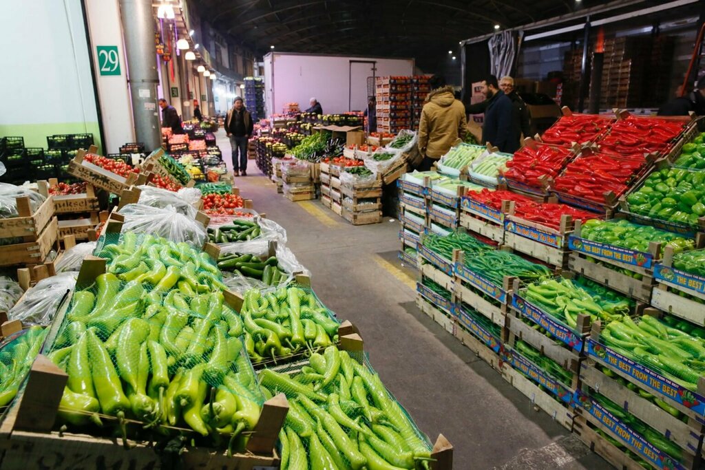 Toptan sebze ve meyve satışı Yeşilköy Beldesi Toptancı Halı, Kaş, foto