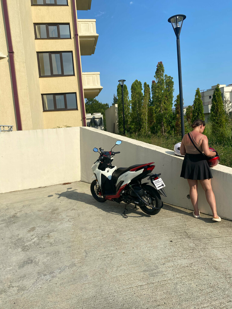 Kiralama noktası Прокат мопедов F&m, Soçi, foto