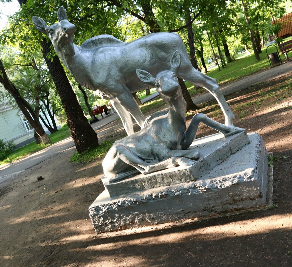 Anıt, heykel Памятник лосям, Blagoveshchensk, foto