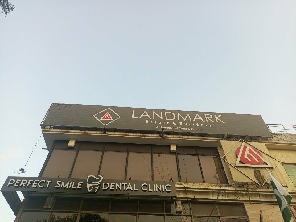 Emlak ofisi Land Mark Estate, Islamabad, foto
