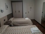 Habitaciones Javier (Comunidad Autónoma del País Vasco, Álava Province, Cuadrilla de Vitoria, Calle la Paz, 9), otel  Bask Ülkesi'nden