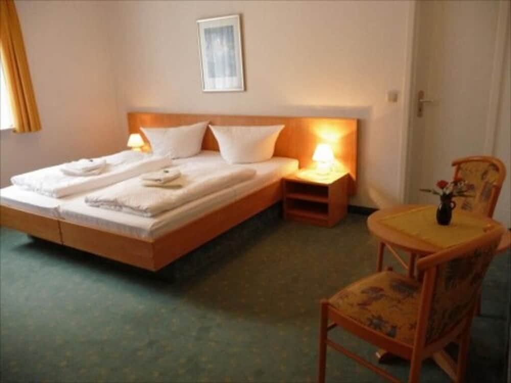 Otel Hotel am Schlosspark, Saksonya‑Anhalt, foto